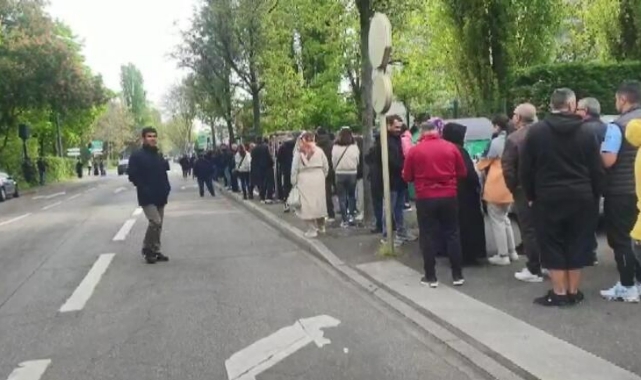 Almanya’dan sonra en çok Türk seçmenin bulunduğu Fransa’da oy verme ... Almanya’dan sonra en çok Türk seçmenin bulunduğu Fransa’da oy verme ...